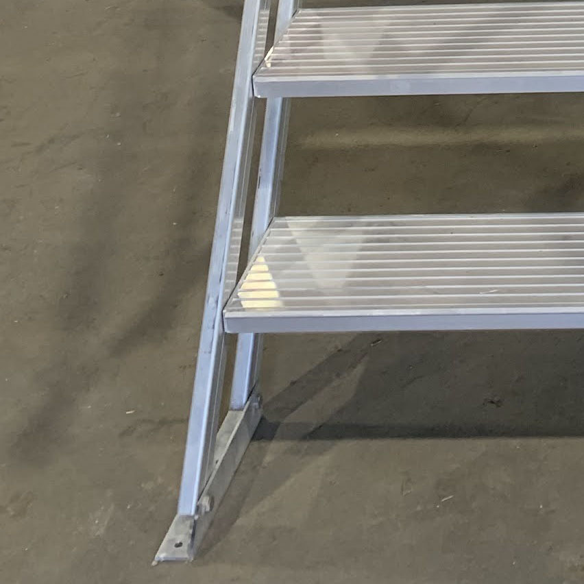 Self Leveling Stair Rental in British Columbia | Matakana Scaffolding Inc.